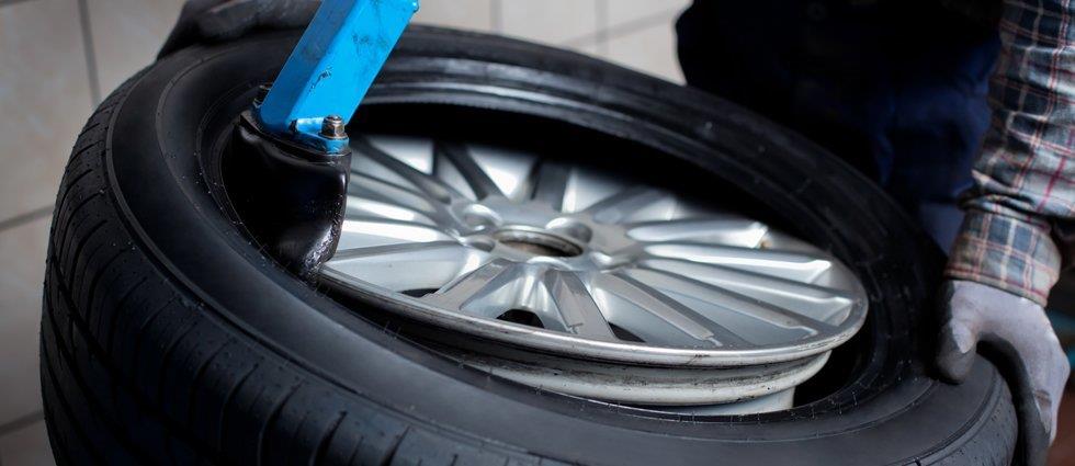 Tyre Fitting & Rotation - Tyre Club Fitment Centre